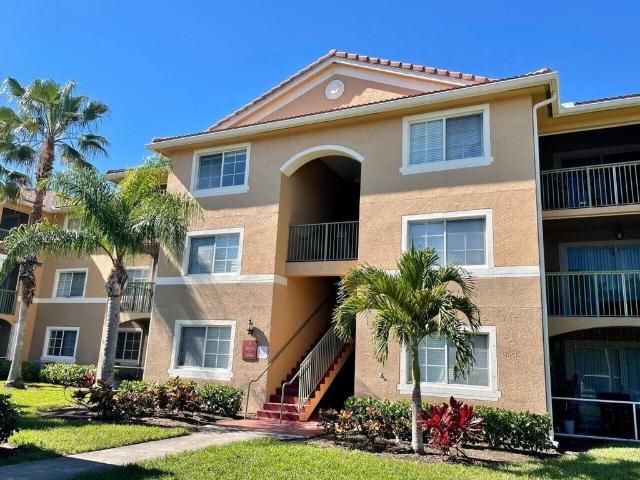 Luxury apartment complex for rent in Jensen Beach, Florida