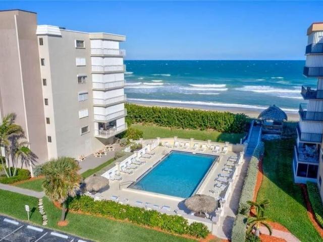 Luxury apartment complex for rent in Jensen Beach, Florida