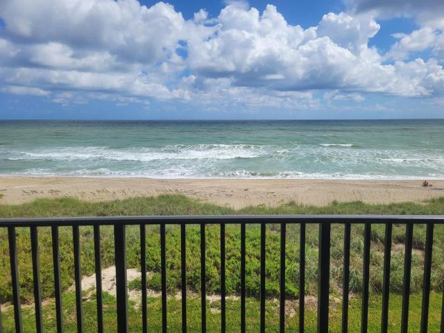 Luxury apartment complex for rent in Jensen Beach, United States