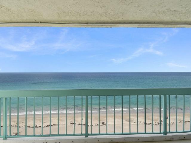 Luxury apartment complex for rent in Jensen Beach, United States