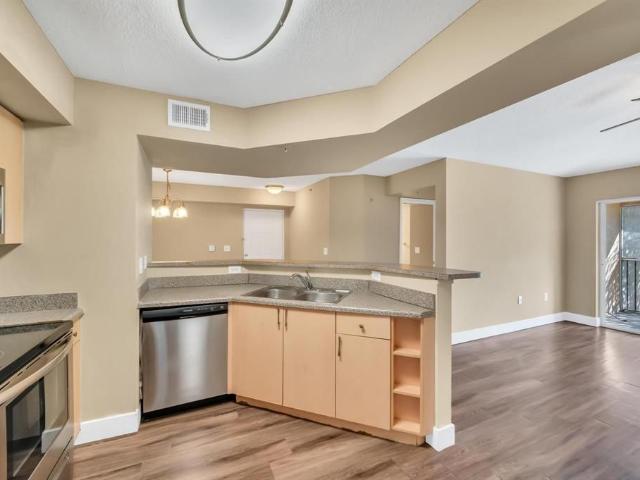 Luxury apartment complex for rent in Jensen Beach, United States