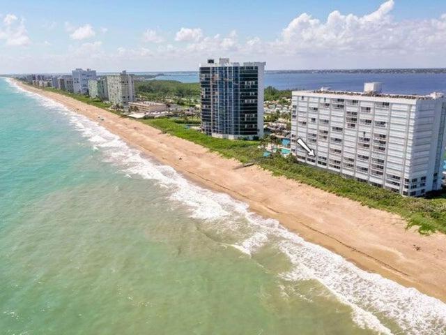 Luxury apartment complex for rent in Jensen Beach, United States