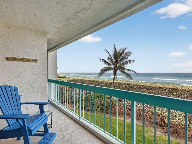 Luxury apartment complex for rent in Jensen Beach, United States