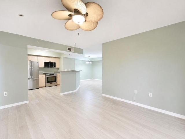 Luxury apartment complex for rent in Jensen Beach, United States