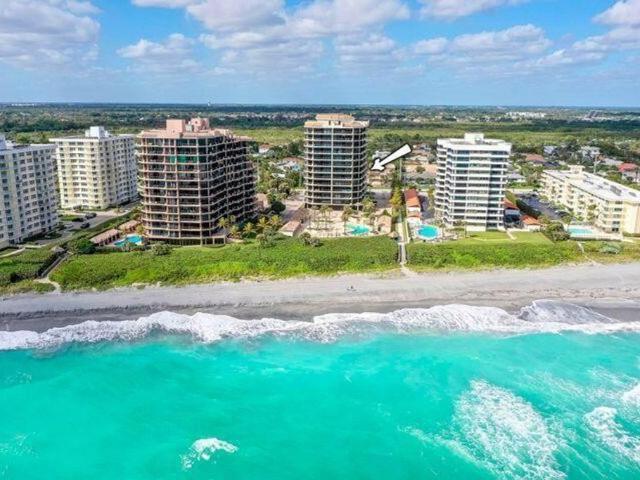 Luxury apartment complex for rent in Juno Beach, Florida