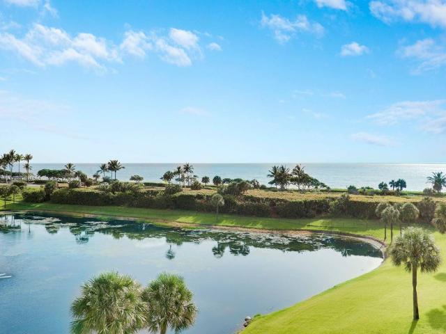 Luxury apartment complex for rent in Jupiter, United States