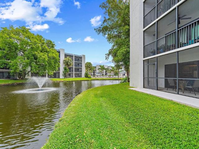 Luxury apartment complex for rent in Jupiter, United States