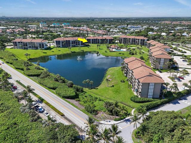 Luxury apartment complex for rent in Jupiter, United States
