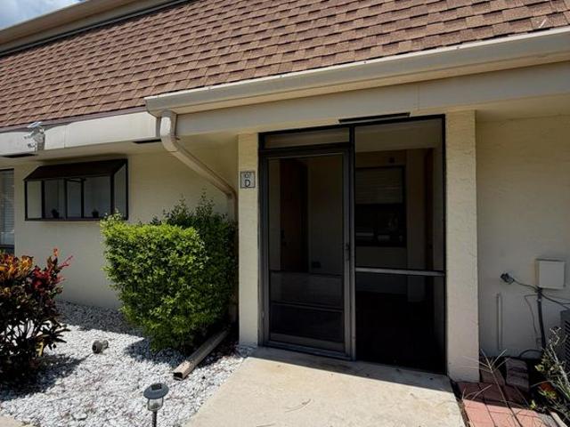 Luxury apartment complex for rent in Jupiter, United States