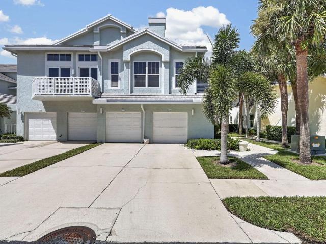 Luxury apartment complex for rent in Jupiter, United States