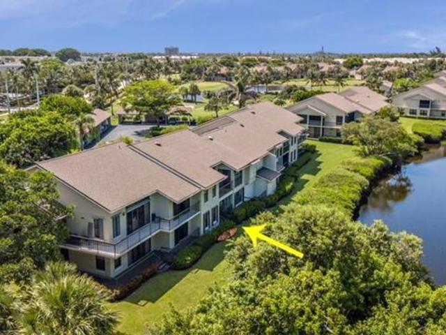 Luxury apartment complex for rent in Jupiter, United States