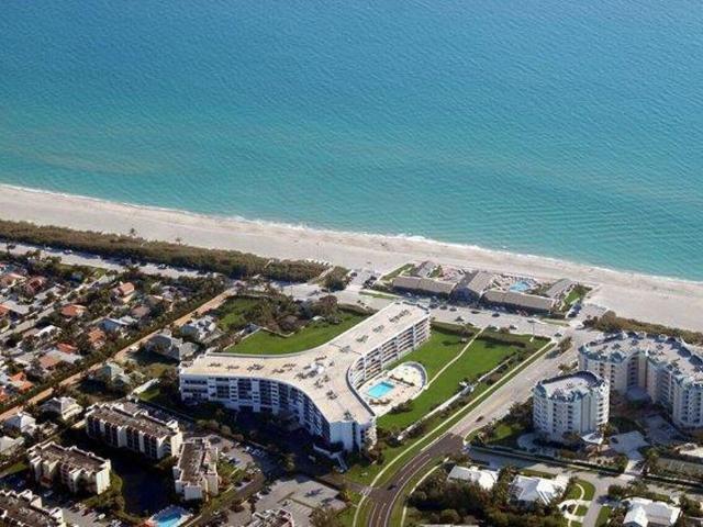 Luxury apartment complex for rent in Jupiter, United States