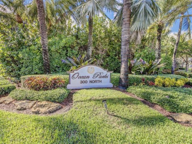 Luxury apartment complex for rent in Jupiter, United States