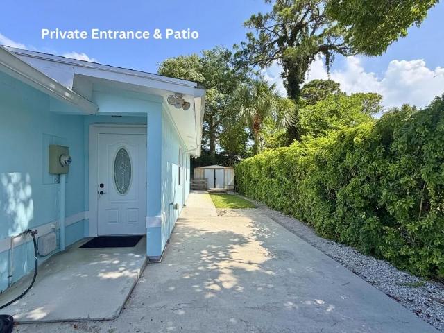 Luxury apartment complex for rent in Jupiter, Florida