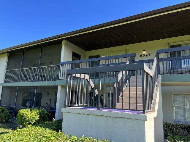 Luxury apartment complex for rent in Jupiter, Florida