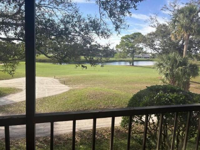Luxury apartment complex for rent in Jupiter, Florida