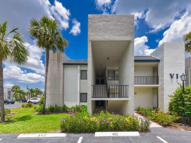 Luxury apartment complex for rent in Jupiter, Florida