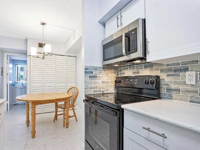 Luxury apartment complex for rent in Jupiter, Florida