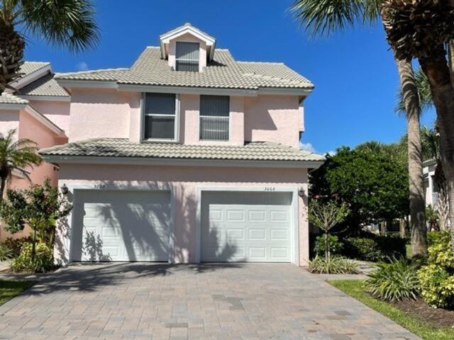 Luxury apartment complex for rent in Jupiter, Florida