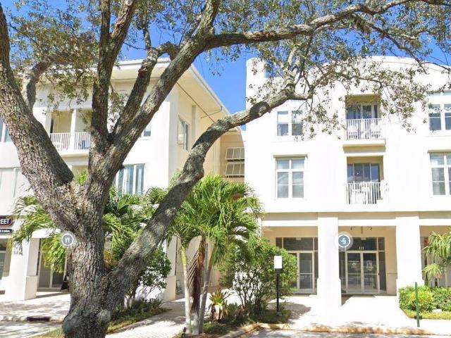 Luxury apartment complex for rent in Jupiter, Florida