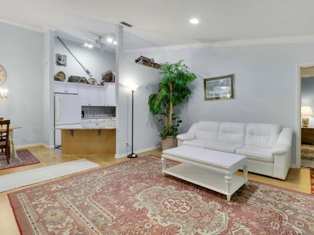 Luxury apartment complex for rent in Jupiter, Florida
