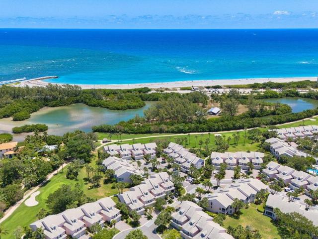 Luxury apartment complex for rent in Jupiter, Florida