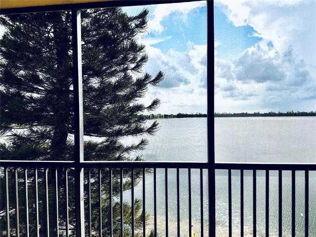 Luxury apartment complex for rent in Oakland Park, Florida