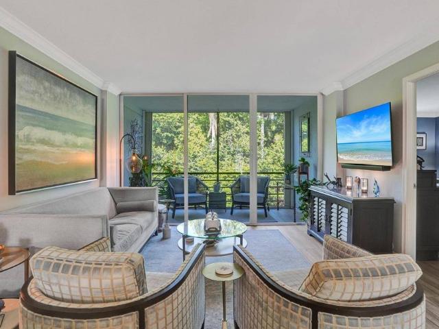Luxury apartment complex for rent in Oakland Park, Florida