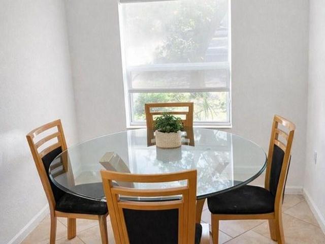 Luxury apartment complex for rent in Oakland Park, Florida