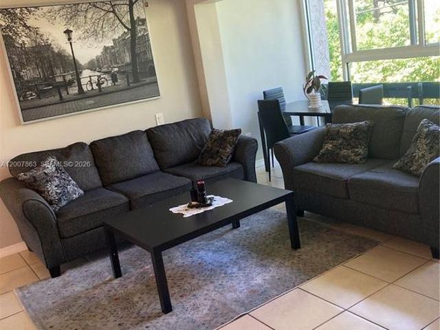 Luxury apartment complex for rent in Oakland Park, Florida