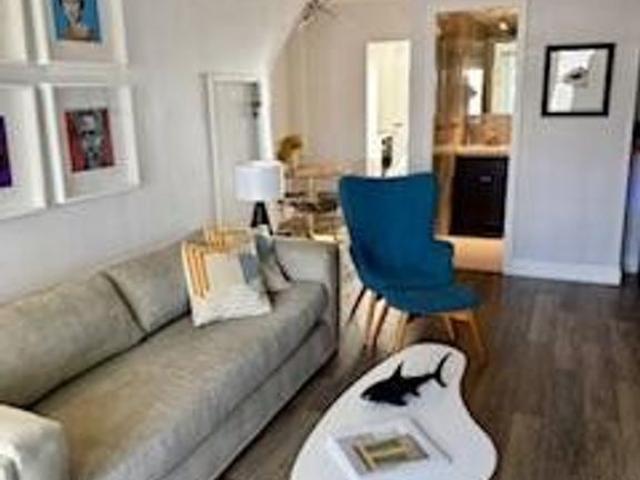 Luxury apartment complex for rent in Oakland Park, Florida