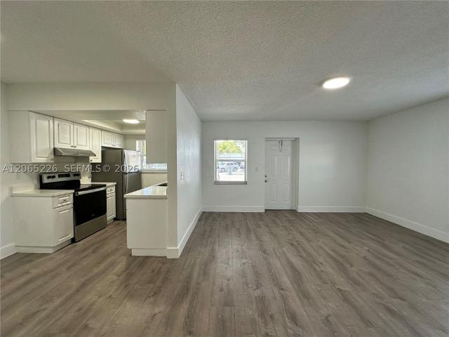 Luxury apartment complex for rent in Oakland Park, Florida