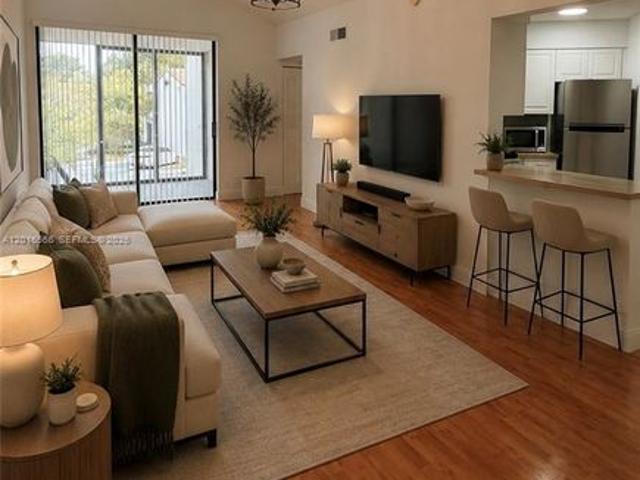 Luxury apartment complex for rent in Oakland Park, Florida