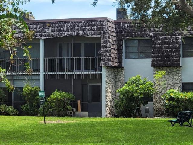 Luxury apartment complex for rent in Oakland Park, Florida