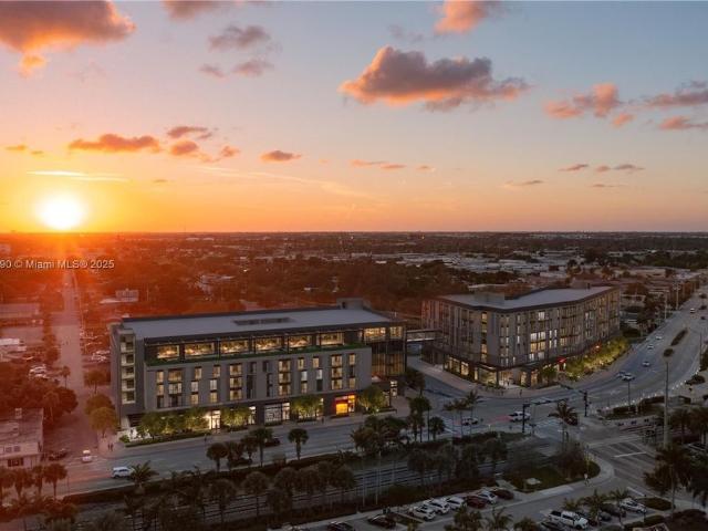 Luxury apartment complex for rent in Oakland Park, Florida