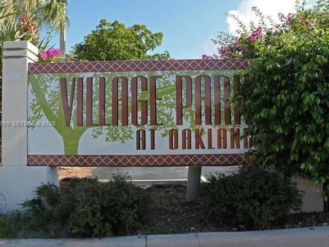 Luxury apartment complex for rent in Oakland Park, United States