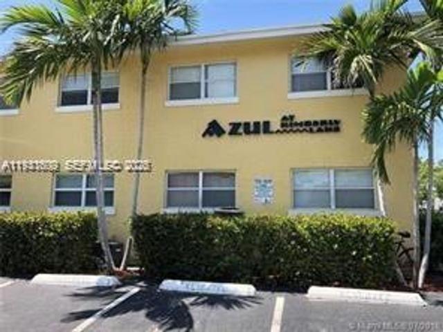 Luxury apartment complex for rent in Oakland Park, United States