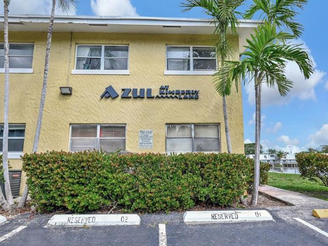 Luxury apartment complex for rent in Oakland Park, United States