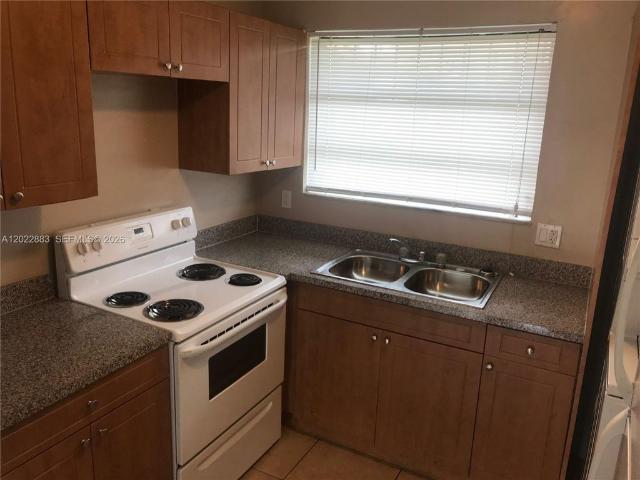 Luxury apartment complex for rent in Opa locka North historical, Florida