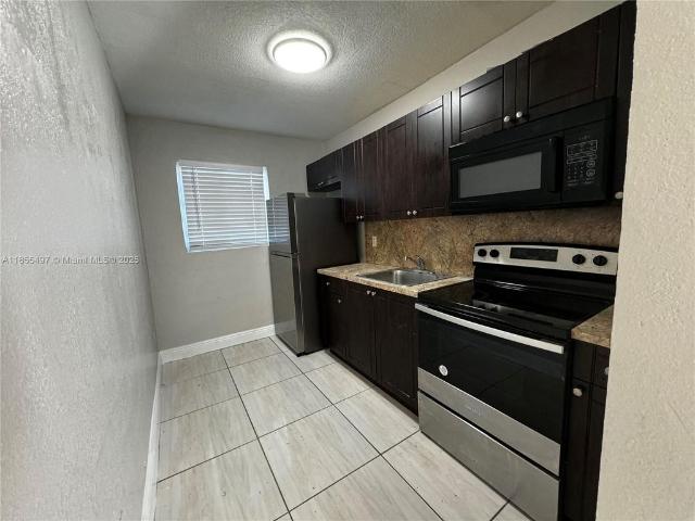 Luxury apartment complex for rent in Opa locka North historical, Florida