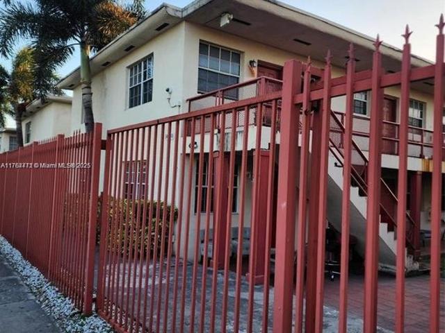 Luxury apartment complex for rent in Opa locka North historical, Florida