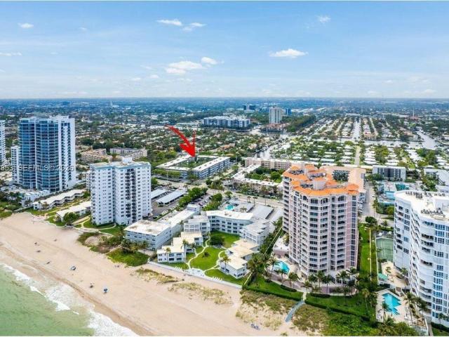 Luxury apartment complex for rent in Lauderdale by the sea, Florida