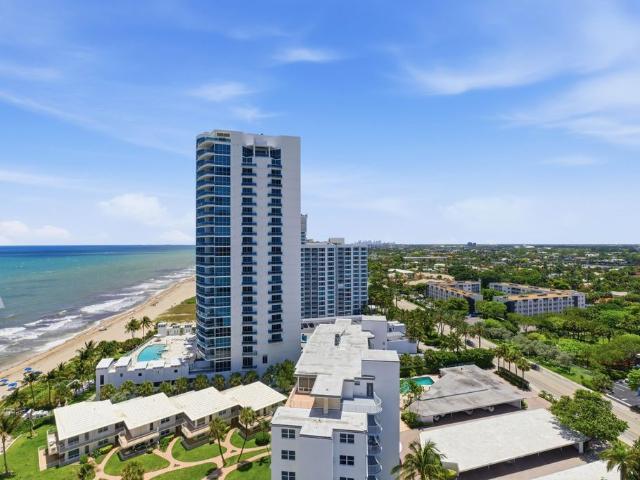 Luxury apartment complex for rent in Lauderdale by the sea, Florida