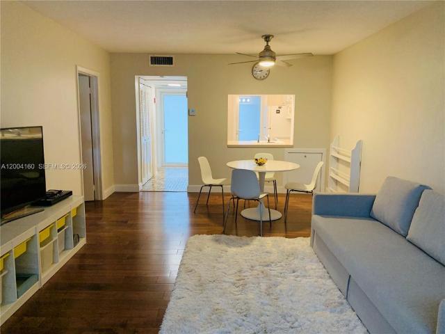 Luxury apartment complex for rent in Lauderdale by the sea, Florida