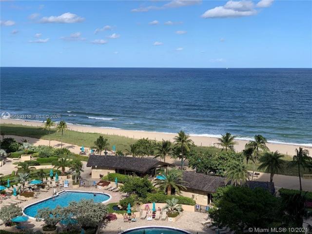 Luxury apartment complex for rent in Lauderdale by the sea, Florida