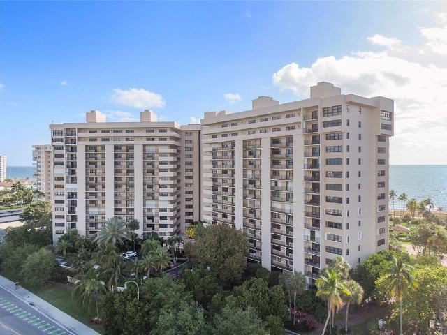 Luxury apartment complex for rent in Lauderdale by the sea, Florida