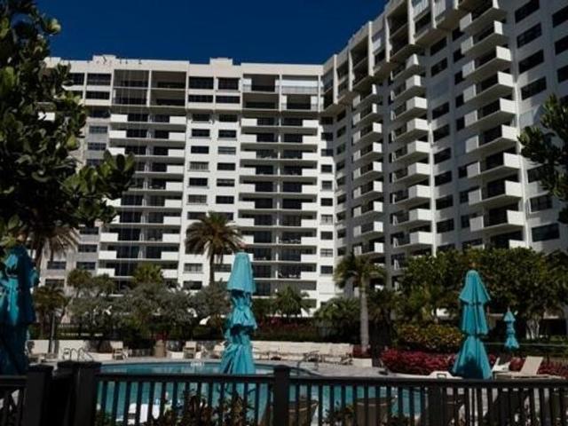 Luxury apartment complex for rent in Lauderdale by the sea, Florida