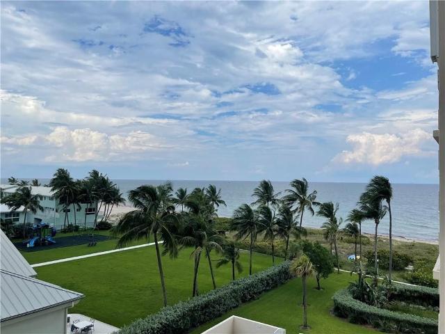 Luxury apartment complex for rent in Lauderdale by the sea, United States