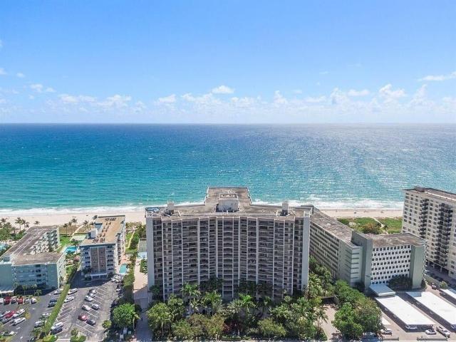 Luxury apartment complex for rent in Lauderdale by the sea, United States