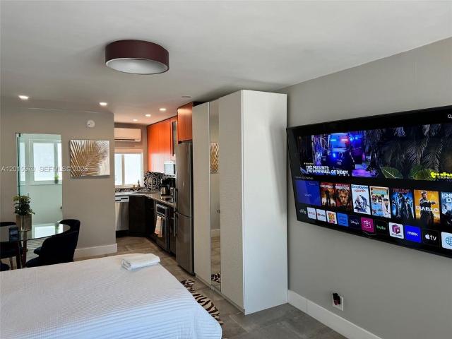 Luxury apartment complex for rent in Lauderdale by the sea, United States
